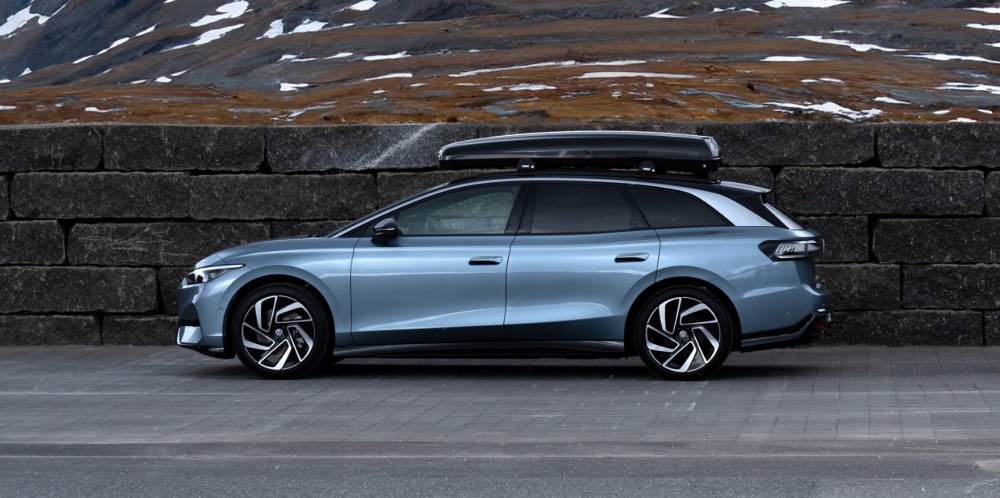 Pakke! Skiguard 830T + Thule wingbar edge stativ til VW ID7 ...